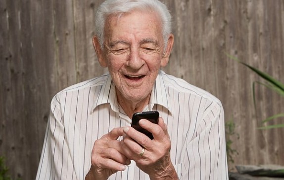 Top 7 Phones for Elderly- Designed For Senior Citizens